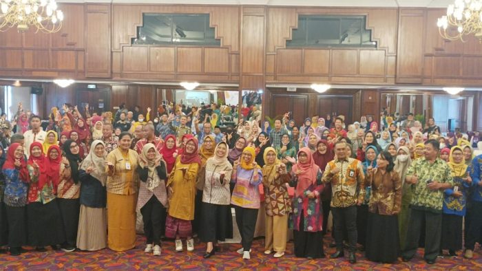 Hetifah Sjaifudian: Guru Penggerak Sebagai Pionir Perubahan di Sekolah ... Hetifah Sjaifudian: Guru Penggerak Sebagai Pionir Perubahan di Sekolah ...